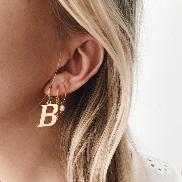 Single earring Letter Initial gold – Beadies